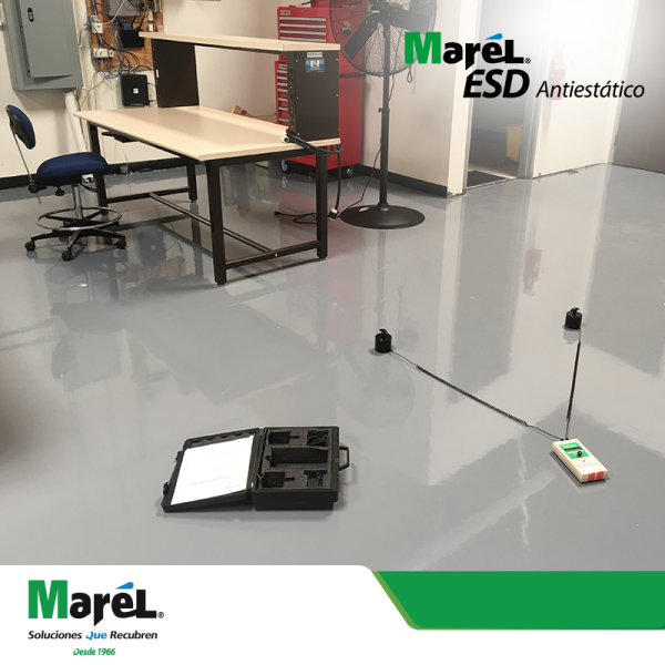 ¿Cómo funciona un piso epóxico ESD?